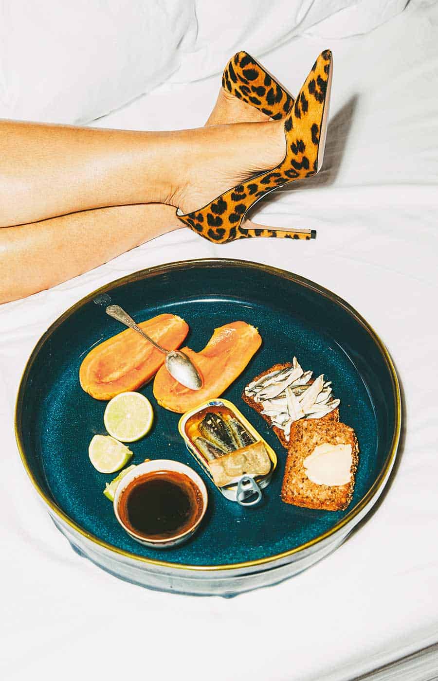 The (new) rules of eating in bed